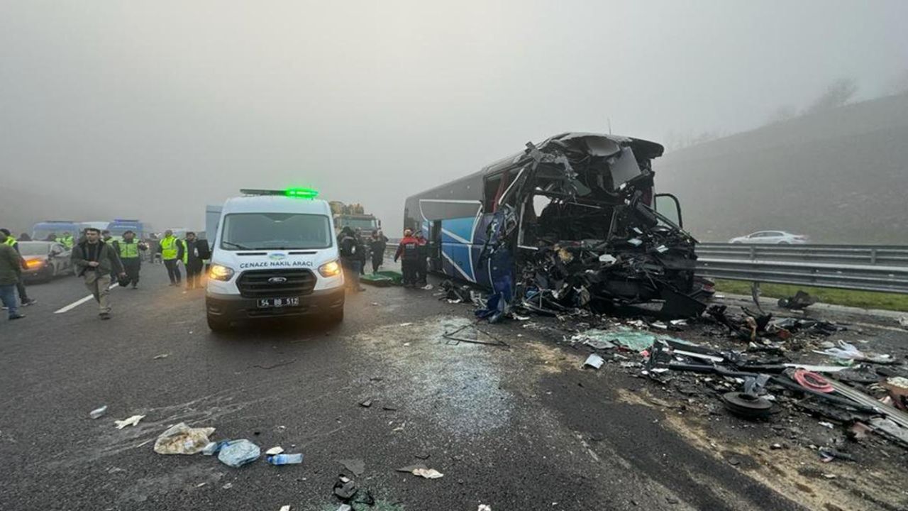 Kuzey Marmara otoyolu kazasında 3 sürücü tutuklandı Kuzey Marmara otoyolu kazasında 3 sürücü tutuklandı